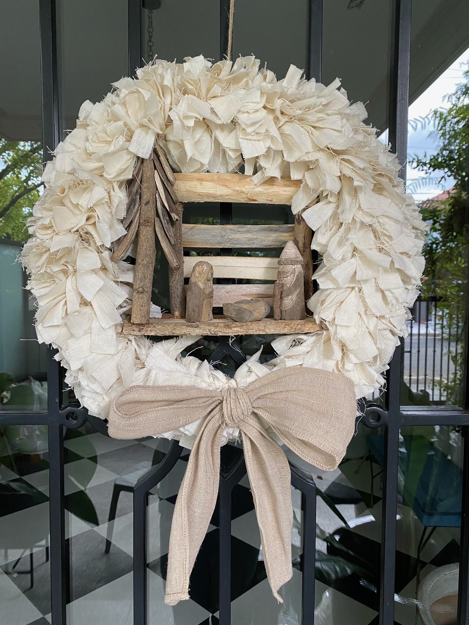 SMALL WREATH WITH NATIVITY SCENE – mangrovemovementph